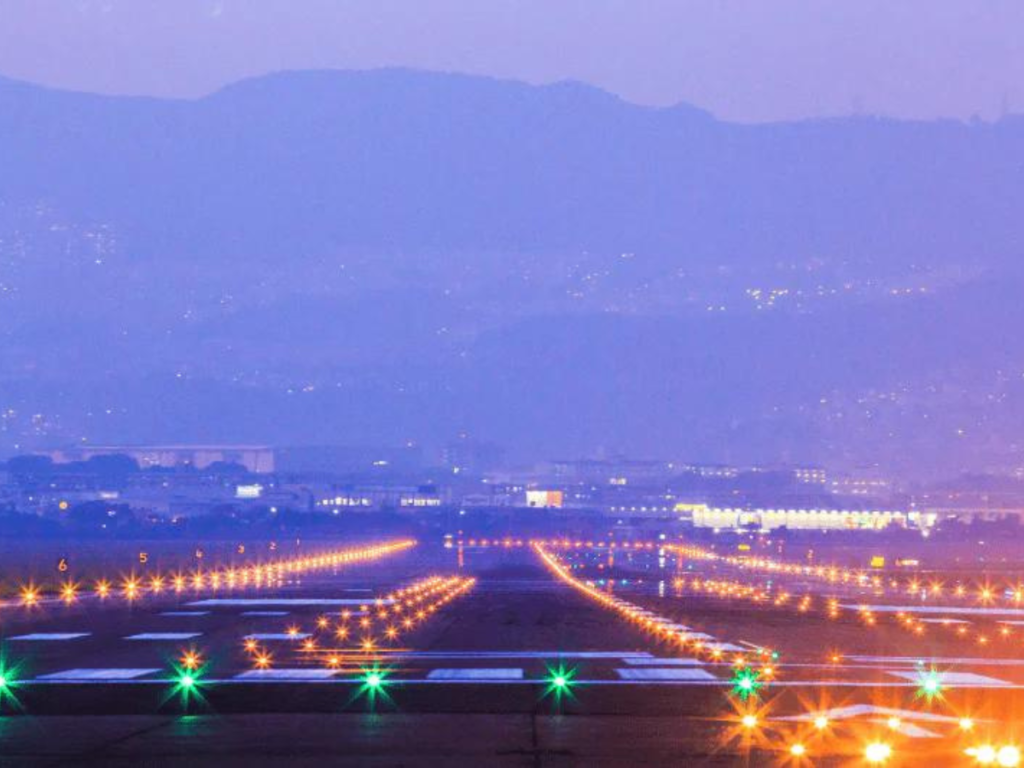 Why VASI Lights Have Been Replaced in Aviation | Airport Industry-News