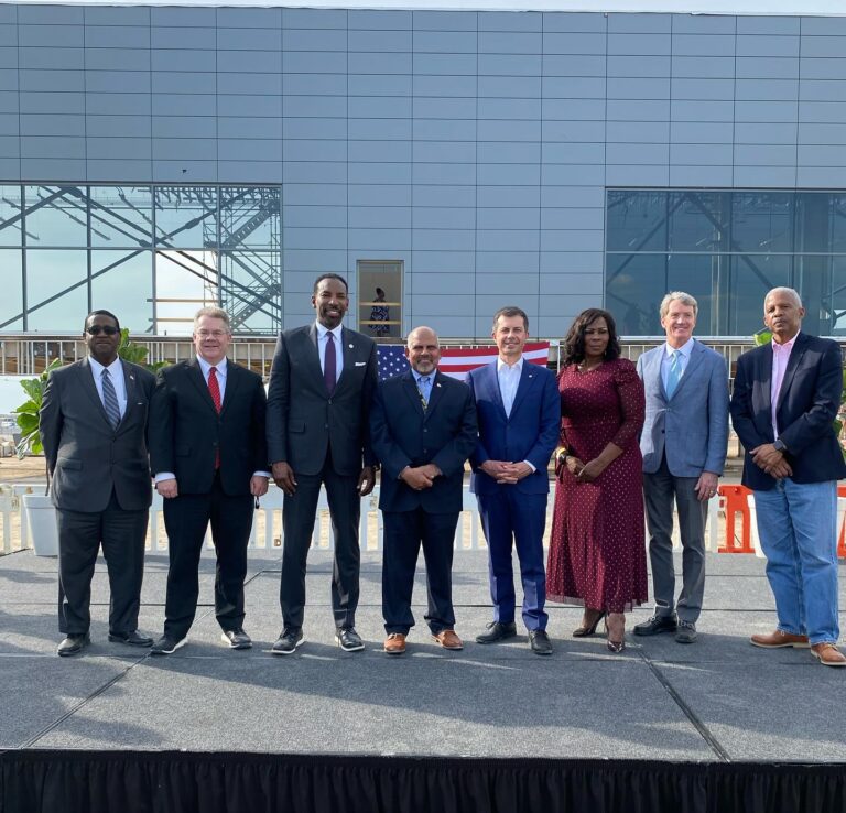 ATL Installs First Modular Unit for Concourse D Widening Project ...