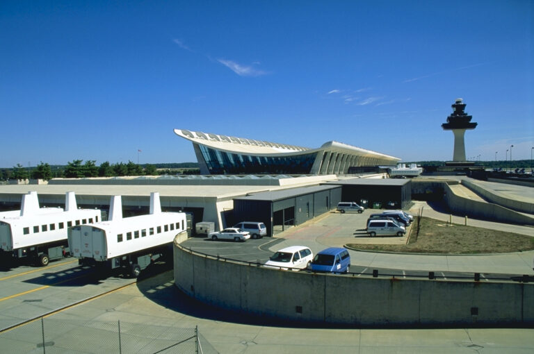 Trump Commits to Rebuilding Washington Dulles Airport | Airport ...